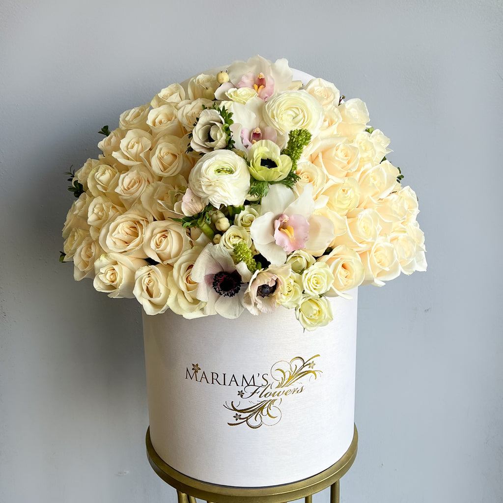 White Rose Classic with Seasonal Flowers – Mariams Flowers