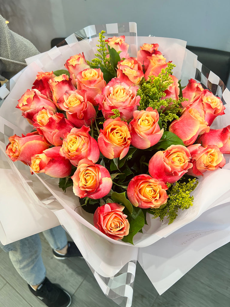 A wrapped Bouquet of 3D Roses – Mariams Flowers